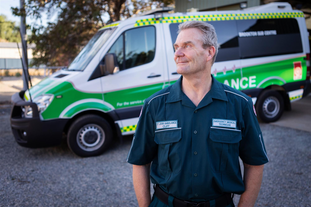Three St John WA country ambulance members awarded Ambulance Service ...